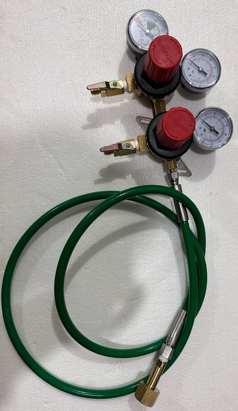 TAPRITE DUAL REGULATOR WITH MOUNTING BRACKETS & HP HOSE
