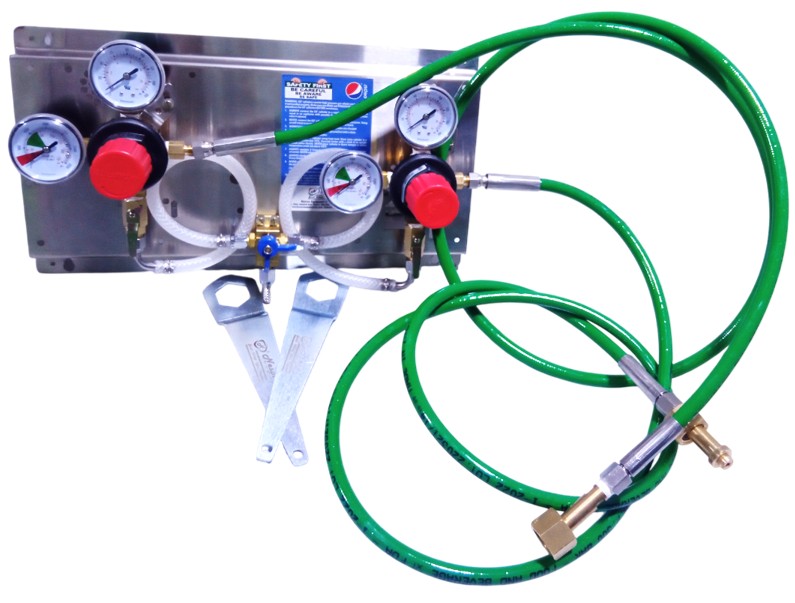 WALL MOUNTED REGULATOR WITH CHANGE OVER