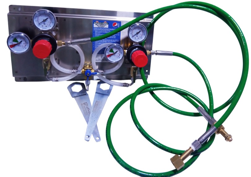 WALL MOUNTED REGULATOR WITH CHANGE OVER