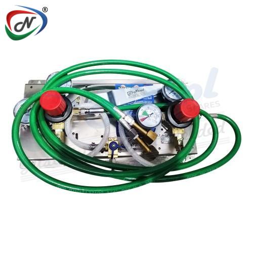 WALL MOUNTED REGULATOR WITH CHANGE OVER