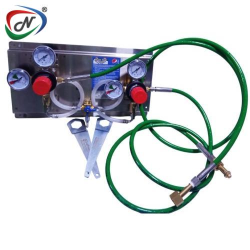 WALL MOUNTED REGULATOR WITH CHANGE OVER